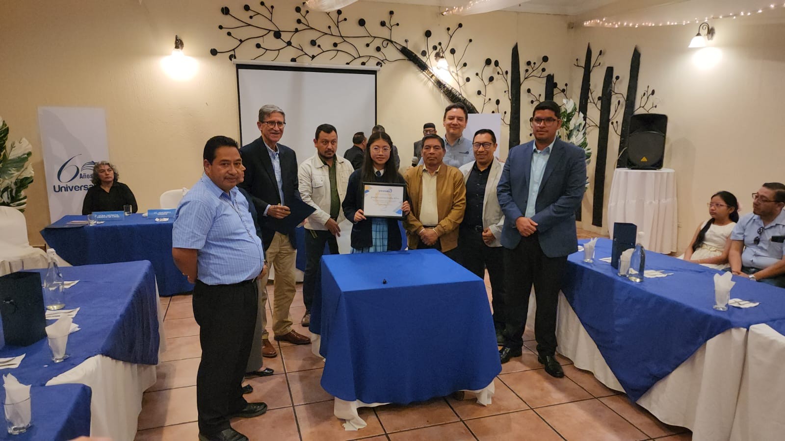 Juramentan a estudiantes que participarán en Olimpiadas de la Ciencia