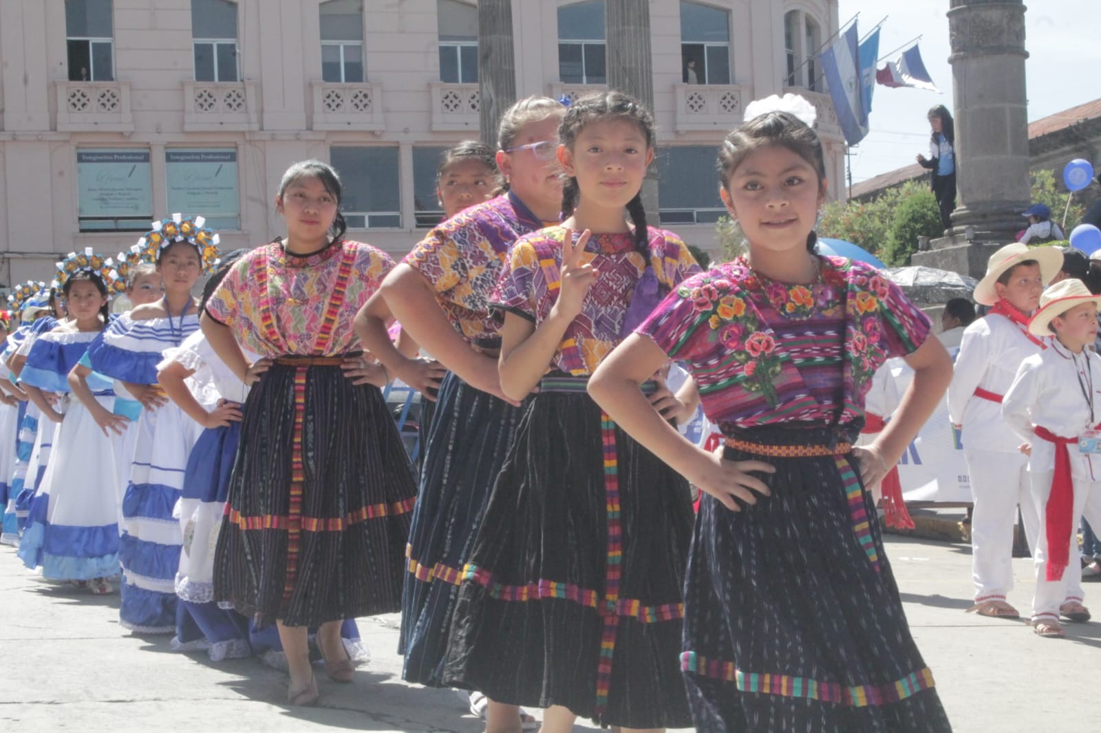 IMÁGENES: Así se vivió el desfile inaugural de Xelafer 2023